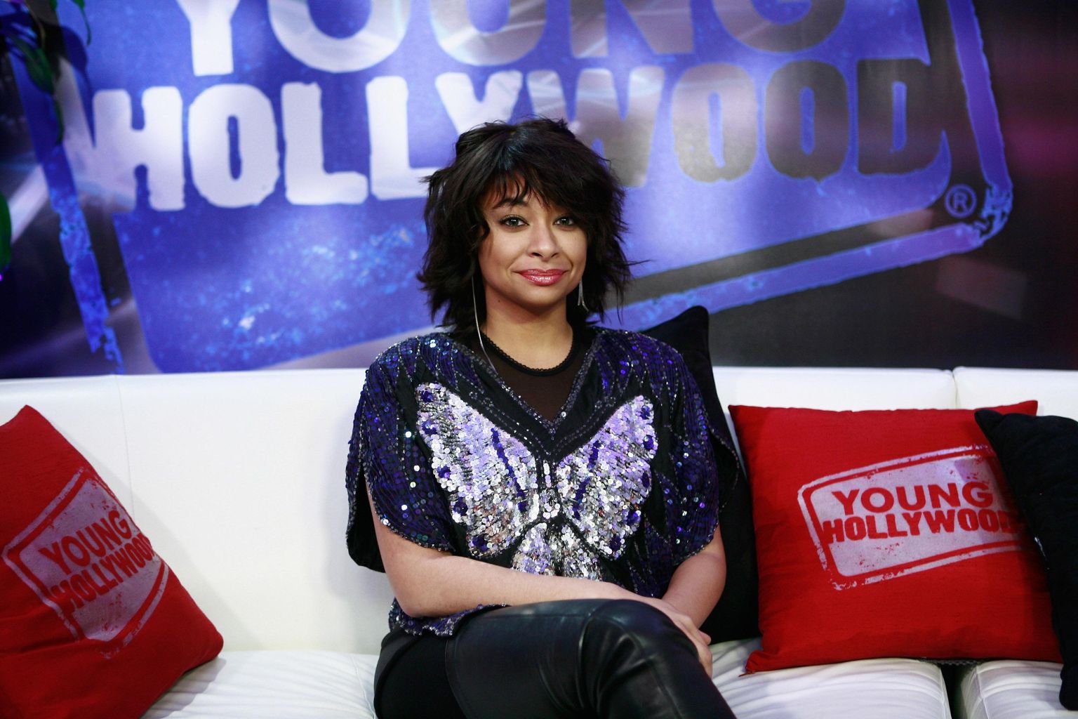 RAVEN SIMONE IS AT IT AGAIN!!! THIS RACE THING IS GIVING HER A FIT ...