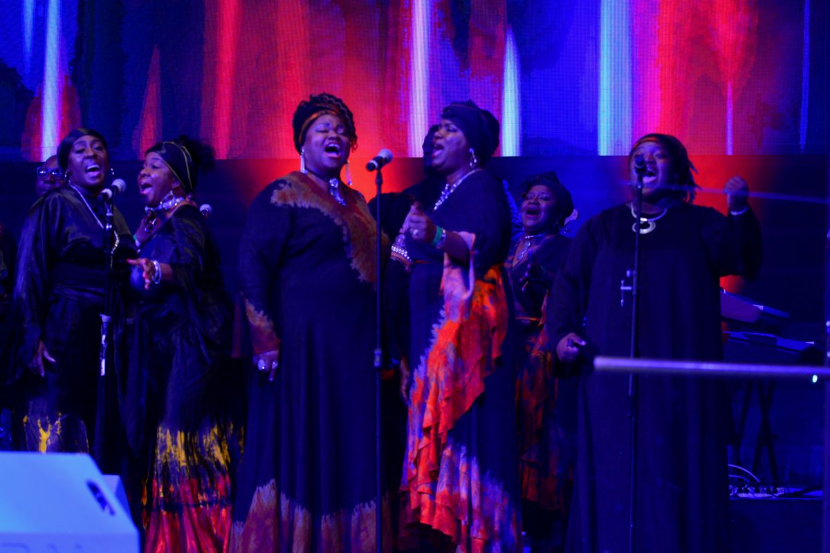 Donald Lawrence & The Tri-City Singers At The 11th Annual Spirit Of ...